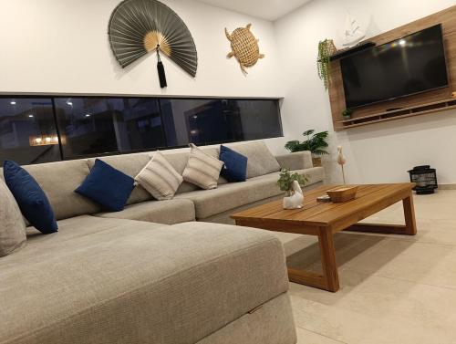 Casa de Playa, Cerro Azul (giá cập nhật năm 2026)