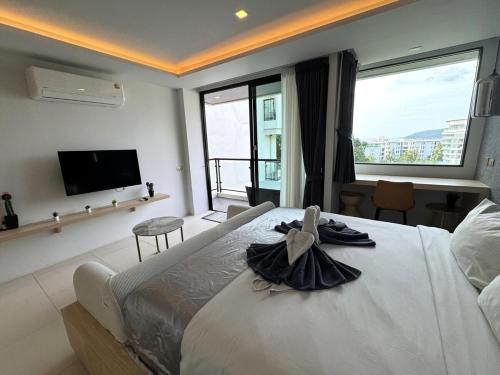 A Taste of Utopia -Modern Phuket Retreat with Jacuzzi, Ban Karon (harga ...
