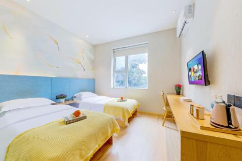 Chengdu Longcheng Hotel Huaxi Hospital Wuhou Temple Jinli Panda Branch ...