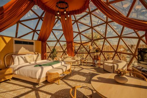 Al Marmoom Dome Luxury Desert Experiential Stay, Dubai (updated prices ...