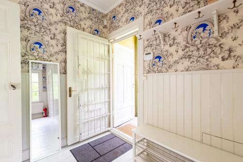 Historic apartment by the water, Solna (tarifs actualisés, 2026)