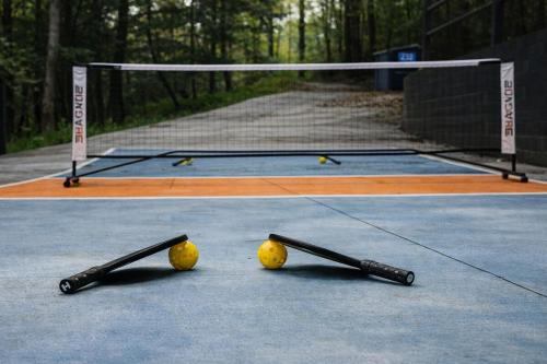 A-Frame with Fire Pit, Hot Tub, Sauna, Sports Court, Blue Ridge (nove ...