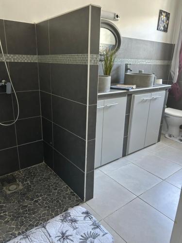 Maisonnette vue mer sur la pointe savane LM, Le Robert (nove cijene za ...