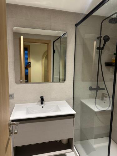 View Tower Hilton Area แทนเจียร์ (ราคาอัปเดตปี 2026)