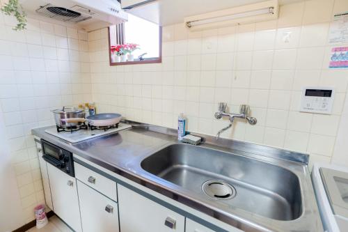 203 Room, a 6-minute walk from Tokyo Koiwa Station Direct connected to ...