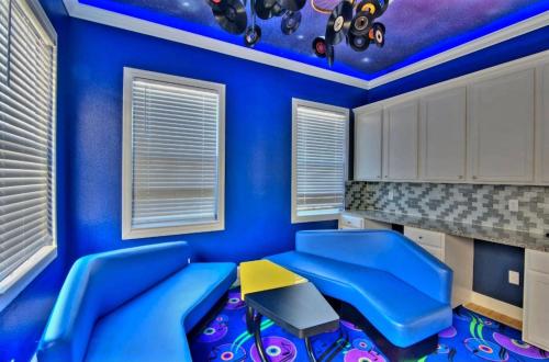 4011 Oakrise Loop · Bowling Alley Home with 14 themed bedrooms ...