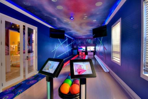 4011 Oakrise Loop · Bowling Alley Home with 14 themed bedrooms ...