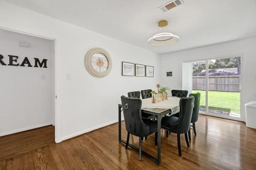 Lillys Maison 4, Houston (tarifs actualisés, 2026)