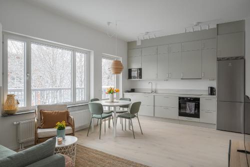 Fresh, Modern Living in a Beautiful Solna Area, Solna (prezzi ...