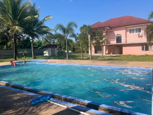 Pool villa SAINT JIRA, Chum Phae (precios actualizados 2026)