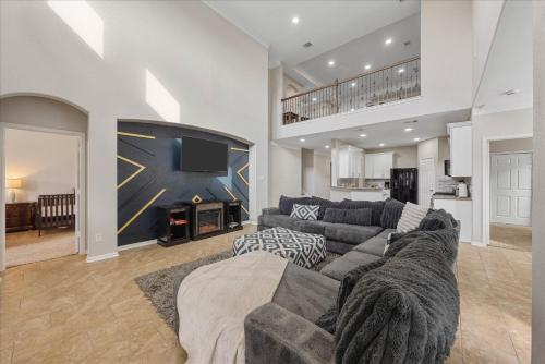 HTown Getaway Air Hockey Gym Yard BBQ Swing Set, Houston (precios ...