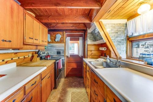 8 Mi to Cranmore Mtn Resort A-Frame with Fire Pit, Center Conway ...