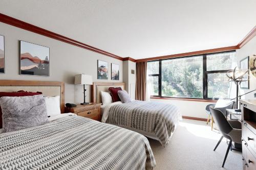 2BR resort condo ski-inandski-out, Pool, Hot Tub, Skvo Valis ...