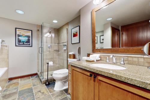 2BR resort condo ski-inandski-out, Pool, Hot Tub, Skvo Valis ...