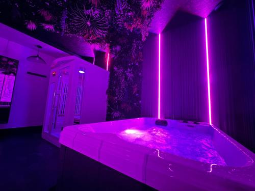 Love room spa et bien etre avec jacuzzi et sauna, Cossé-le-Vivien (2026 ...