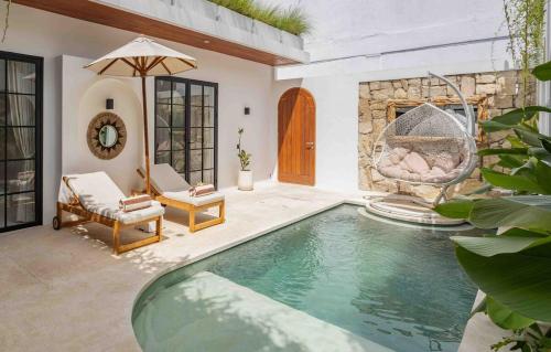 Private Pool Villa in Central Canggu-Walk to Cafés, Tumbak Bayuh ...