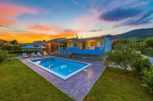 Ana-Lea Holiday house with private pool near Split, Kastel Novi (prezzi ...