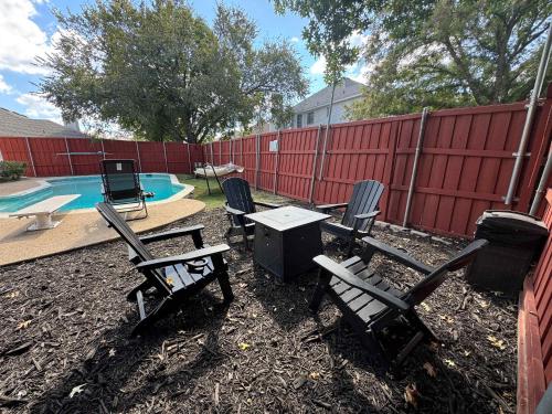 Grand 6BR 2B Home with Pool Grill & Game Room, Florence Hill (preços ...