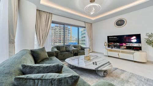Modern 2BR in Viridian Central Park City Walk, Dubaï (tarifs actualisés ...