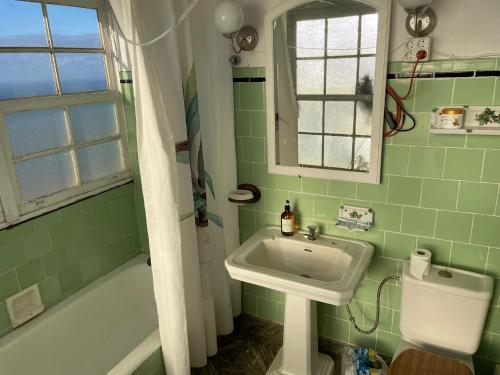 Herrschaftliches kanarisches Haus mit Dachterrasse und Meerblick ...