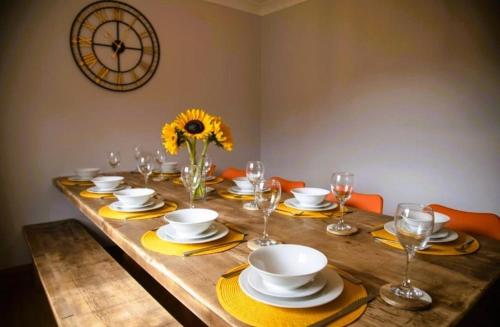 4 Bed - Sleeps 10 - Pets - Parking - Games Room, Reighton (prezzi ...