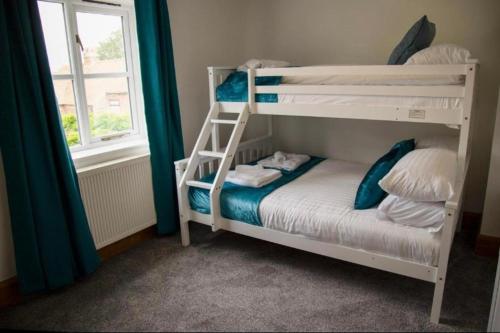 4 Bed - Sleeps 10 - Pets - Parking - Games Room, Reighton (precios ...