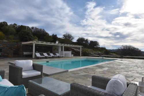 Luxury Kea Villa with Private Pool, Basketball Court & Stunning Views ...