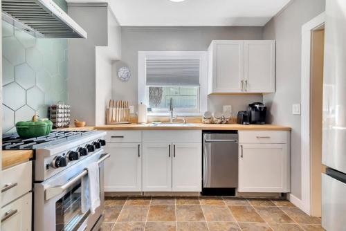 UNDeR THE OaKS-Hot Tub & Walk Downtown, Paso Robles (prezzi aggiornati ...