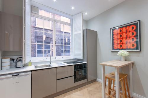 Super Central Soho Apartment, London (aktualisierte Preise für 2026)