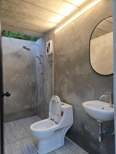 TheBoxCaravan, Ban Pak Ram (uppdaterade priser för 2026)