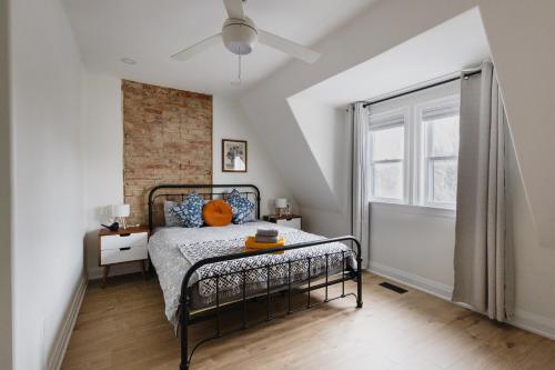 Urban Oasis Steps to UofT Culture Patio, Toronto (preços atualizados de ...