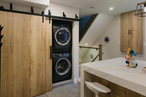 Urban Oasis Steps to UofT Culture Patio, Toronto (preços atualizados de ...