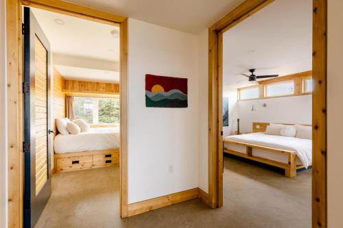 Cedar Peak - Design-Forward Barrier-Free Chalet, Grand-Etang (tarifs ...