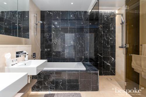 Bespoke Holiday Homes - Elegant 2BR with Terrace in The 8 Palm Jumeirah ...