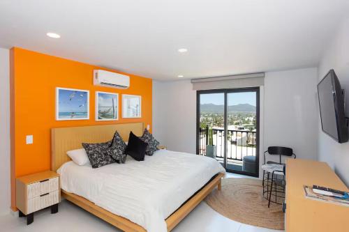 Midnight & Mango - The Crown Jewel Studio, Cabo San Lucas (aktualne ...