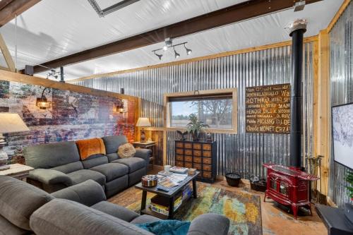 Cupid - Reindeer Ranch at Round Top cabin, Ledbetter (актуальные цены ...