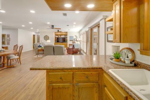 Heber Springs的Fish, Hike and Relax Heber Springs Family Home（2026 年最新房價）