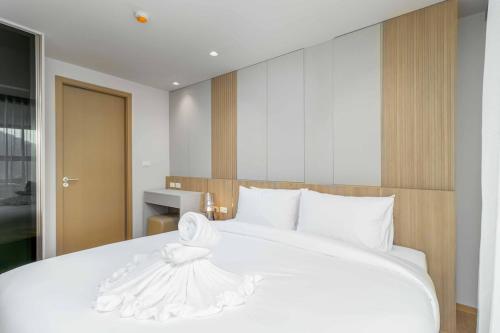 C263 Brand New Condo Near Lake & Nai Harn Beach, Rawai Beach (nove ...