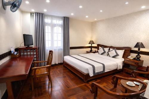 ORIENT Center View City Hotel & Coffee - near Dragon Bridge, Airport ...