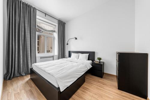 Spacious and Bright Lukiskiu Square Apartment, Vilnius (tarifs ...