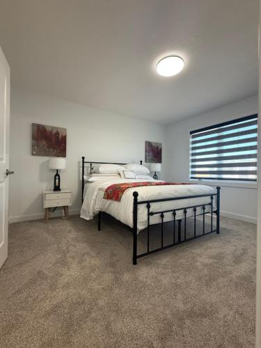 Slice of Heaven! 3 Bdrm Duplex 10 minutes drive to Spruce Meadows, with ...