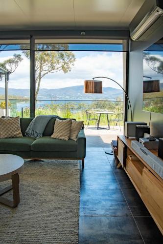 Bruny Island luxe retreat - Sauna, outdoor bath, sunsets and ...
