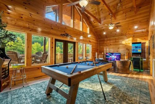 Indoor Pool - Forest Views - Hot Tub - Arcade Room, Large Island ...