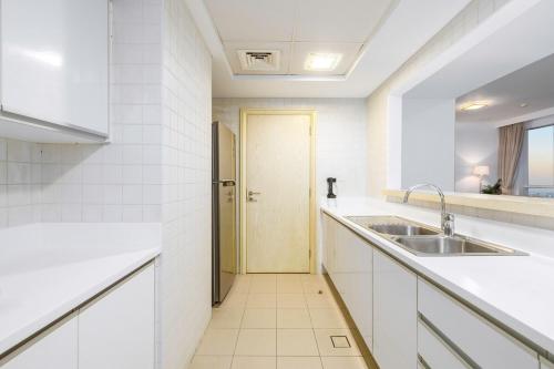 JBR Al Bateen Residences By Luxe Living Collection - Private Beach and ...