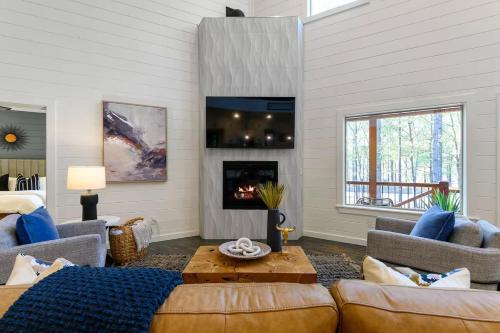 New! HIGH LUXE Mini Golf, Heated Pool, Hot Tub, Broken Bow (aktualne ...