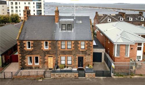 3 Storey House in Edinburgh with Sea View, Edimburgo (precios ...