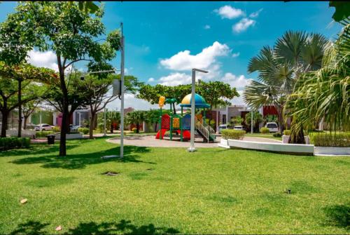 Beautiful and Remodeled House Metropolis S Gabriel, Nejapa (обновени ...