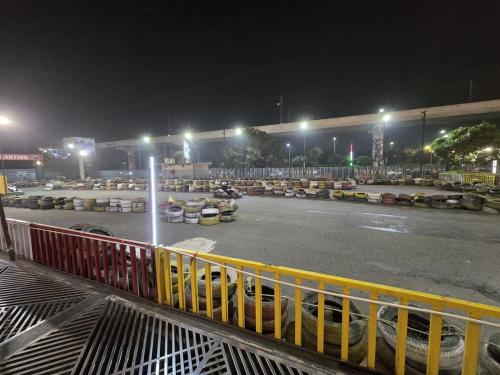 THE TINDER TREE at Spectrum Metro Mall, Noida (preços atualizados para ...