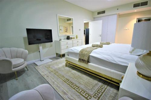 Modern 2-Bedroom Apartment with JBR and Marina view on High floor ...