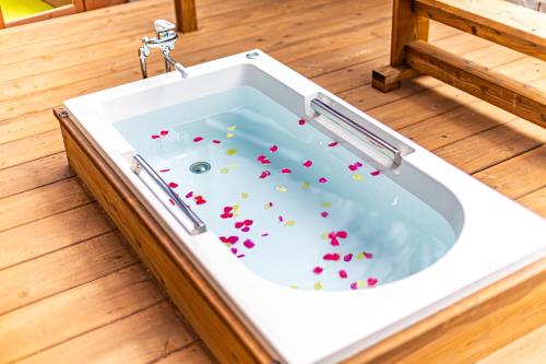 Sesokojima Private Villa with Sauna Seigetsu Terrace Bath, BBQ ...